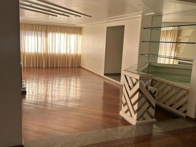 Apartamento Moema venda com 4 quartos sendo 4 suites, 4 vagas, 250m²