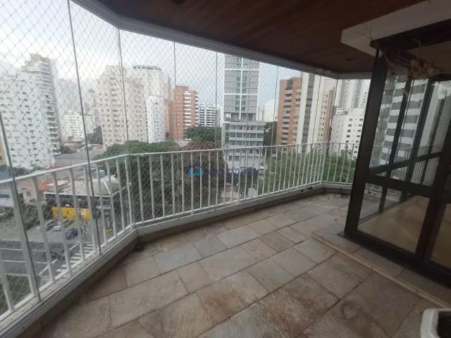 Apartamento Moema com 3 quartos sendo 3 suites, 3 vagas