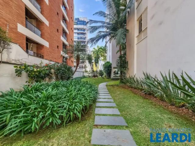 Apartamento moema pássaros sp