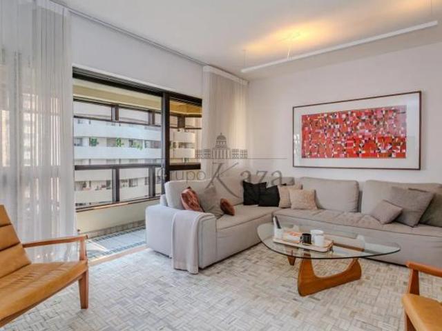Apartamento Moema Pássaros 3 Dormitórios 155m²