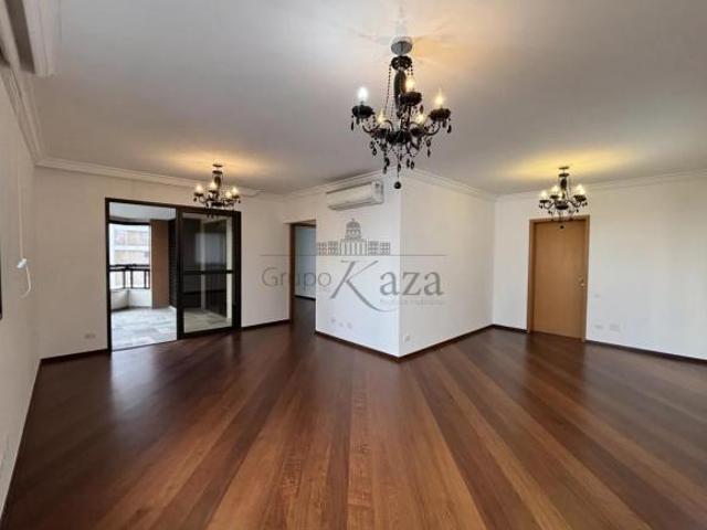 Apartamento Moema Pássaros 3 Suítes 178m²