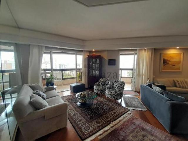 Apartamento Morumbi 3 Dormitórios 240m²