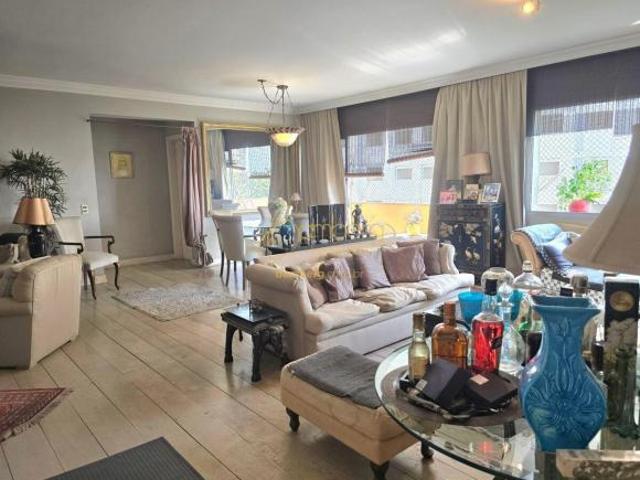 APARTAMENTO MORUMBI 3 SUÍTES