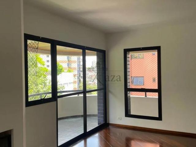 Apartamento Morumbi 4 Dormitórios 143m²