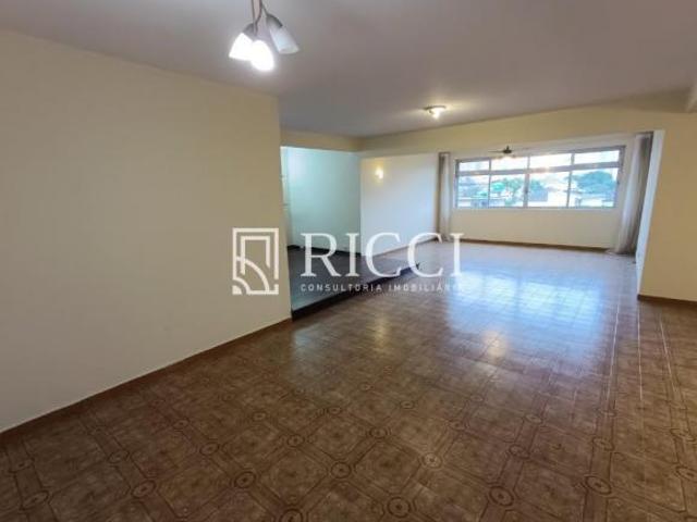 Apartamento muito Amplo no Embaré, 3 dormitórios sendo 1 suíte