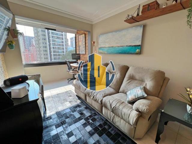 APARTAMENTO MUITO BEM LOCALIZADO