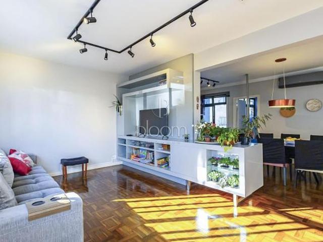 APARTAMENTO MUITO ENSOLARADO NA PRAÇA DA ESPANHA