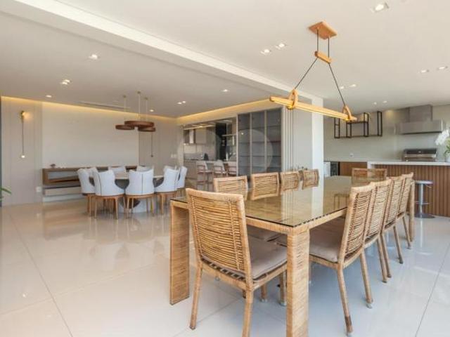 Apartamento na Vila Mariana, 3 dormitórios, 3 suítes, 4 banheiros e 4 vagas