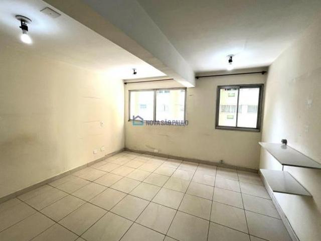 Apartamento na Vila Mariana, 32 m2, bem próximo do Metrô
