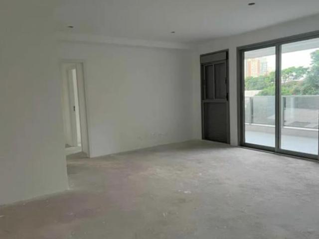 Apartamento na Vila Mariana de 108m² | 2 suítes | 2 vagas | Próx. metrô Ana Rosa
