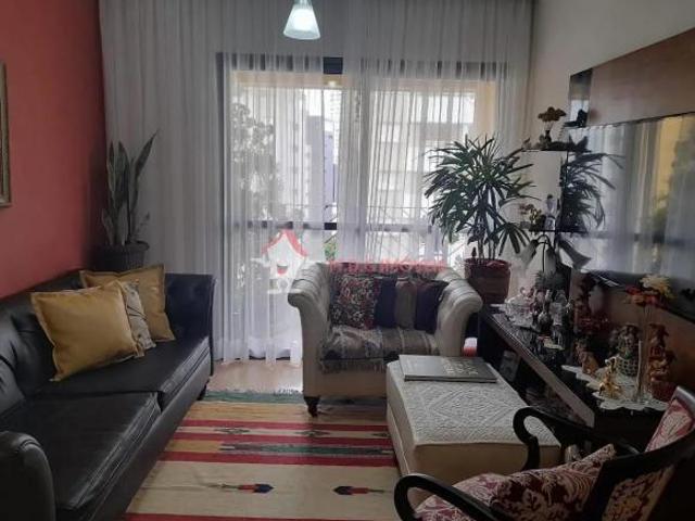 Apartamento na Vila Mariana, na Rua Dona Avelina, com 3 quartos, 1 vaga de garagem, próximo ao metrô