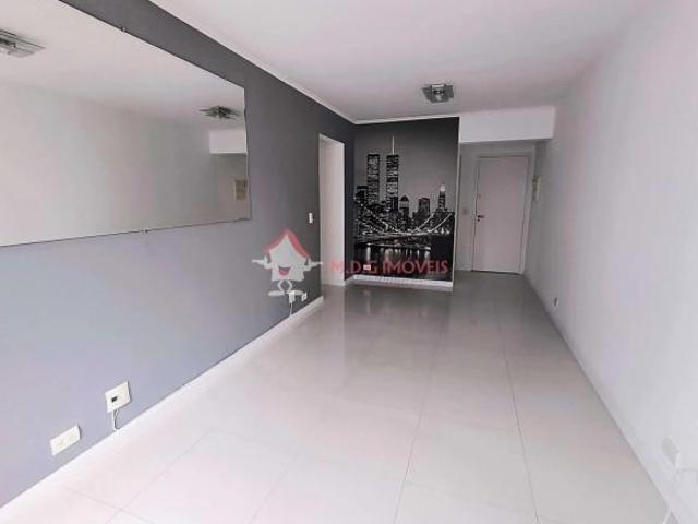 Apartamento na Vila Mariana, na Rua Vergueiro, com 1 quarto ao lado do metrô Vila Mariana