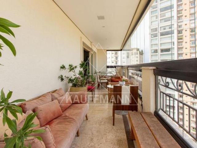 Apartamento na Vila Nova Conceição 4 Dormitórios 4 Suítes, 5 Vagas de Garagem, 388m²