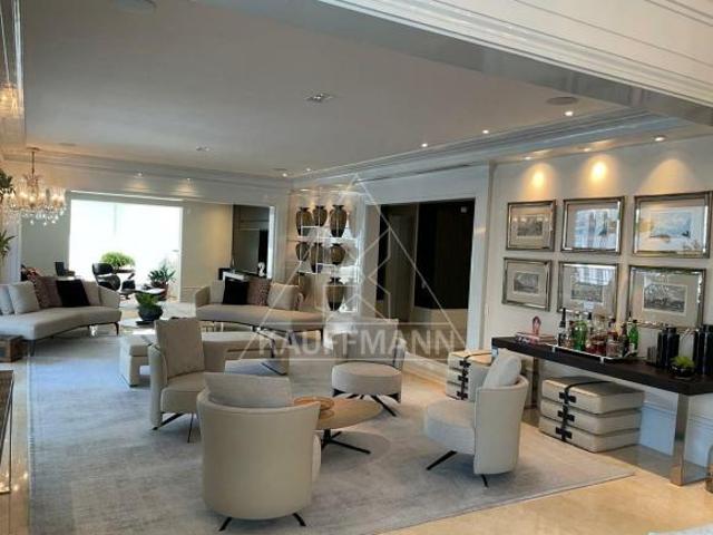 Apartamento na Vila Nova Conceição 4 Dormitórios 4 Suítes, 5 Vagas de Garagem, 388m²