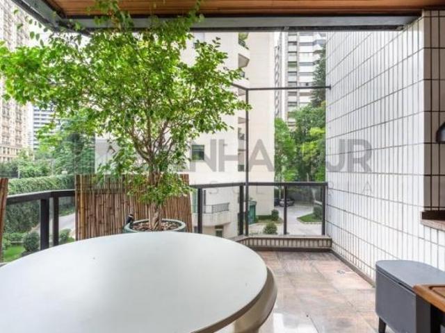 Apartamento na Vila Nova Conceição: 4 quartos, 2 suítes, 4 salas, 5 banheiros, 4 vagas, 280m² São