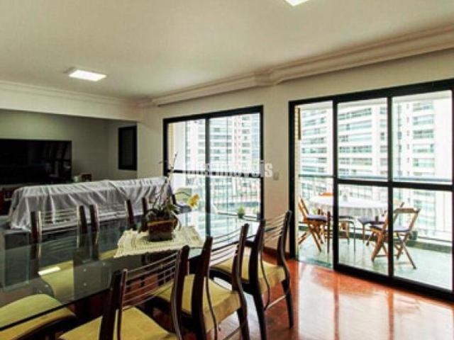Apartamento na vila nova conceição, com 153 m², andar alto
