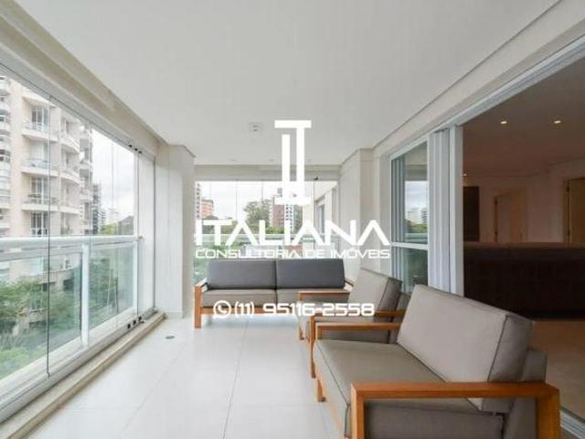 Apartamento na Vila Nova Conceição com 3 Suítes e 3 vagas