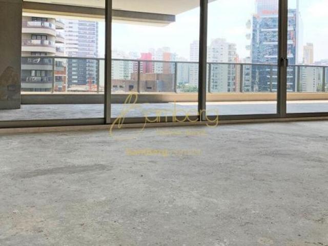 Apartamento na Vila Olímpia, com 4 suítes, 4 vagas, 9º andar
