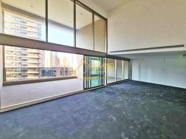 Apartamento na Vila Olímpia, com 4 suítes, 4 vagas, andar alto