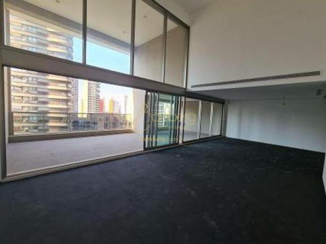 Apartamento na Vila Olímpia, com 4 suítes, 4 vagas, andar alto