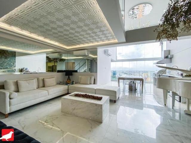 Apartamento na Vila Andrade com 198m², 4 suítes, 3 vagas