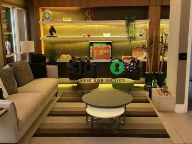 Apartamento na Vila Andrade com 3 quartos e 3 vagas, mobiliado de 170m²