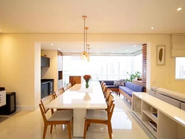 Apartamento na Vila Andrade três dormitórios duas suítes