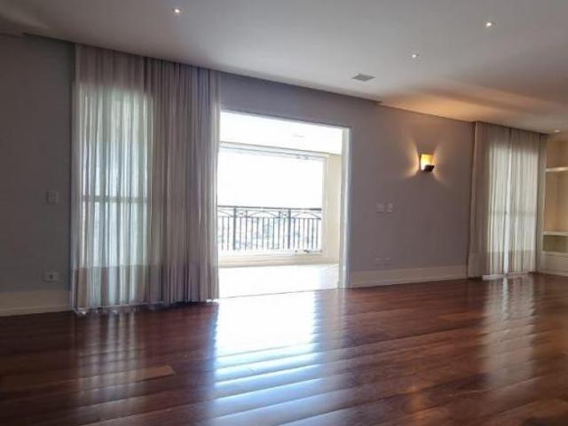 Apartamento na Vila Ema