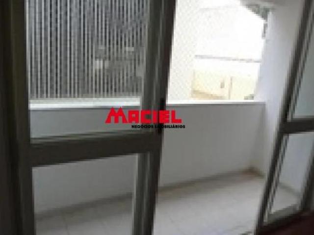 Apartamento na vila Ema próximo mercado Vila Real, com armários planejados, 03 dormitorios, suíte, d