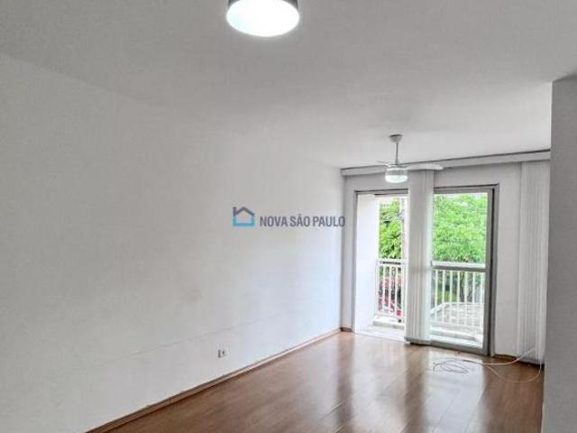 Apartamento na Vila Gumercindo com 2 Quartos