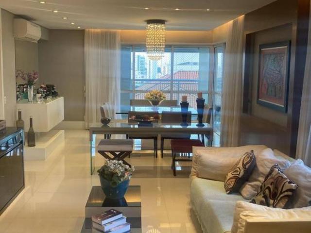 Apartamento na Aclimação venda com 3 quartos sendo 3 suites, 3 vagas, 213 m