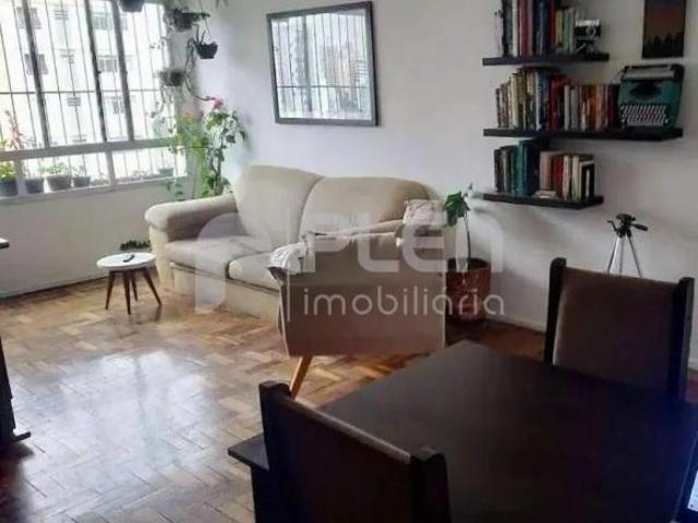 Apartamento na Aclimação com 2 quartos mais dependência de empregada