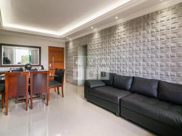 Apartamento na Asa Sul! Vazado com 3 quartos na SQS 205