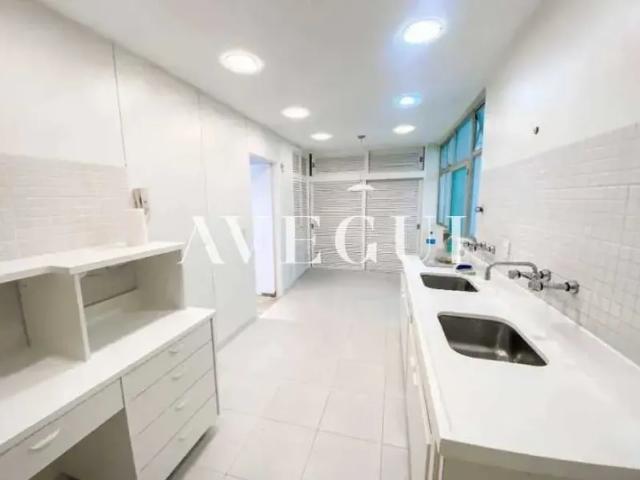 Apartamento na Atlântica, 3 Quartos, suíte, vista panorâmica para o Mar e 2 vagas