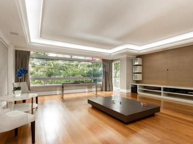 Apartamento na Av. São Luís