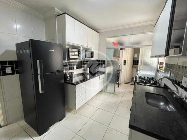 Apartamento na avenida Princesa D&apos Oeste com 3 dormitórios