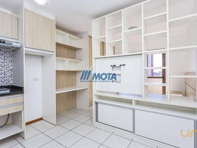 Apartamento na Barão do Rio Branco Centro Curitiba PR, aluguel por R$ 1.900