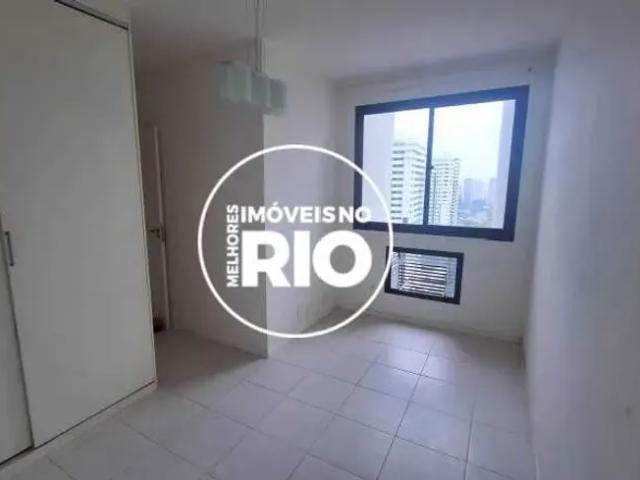 Apartamento na Barra da Tijuca à venda
