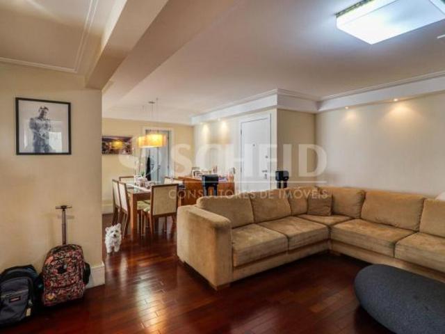 Apartamento na Chácara Santo Antônio com 3 Suítes e Varanda