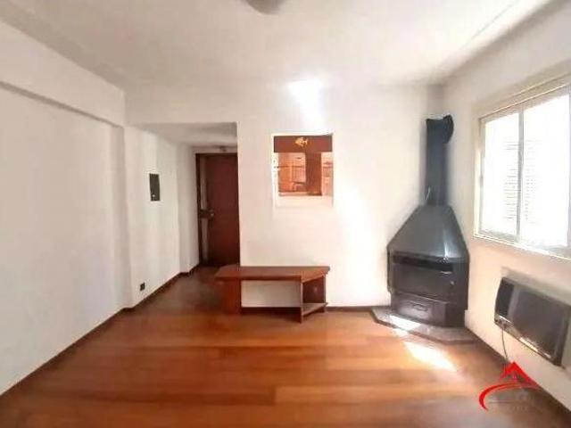 Apartamento na Cidade Baixa de 3 dormitórios e 1 vaga DESOCUPADO