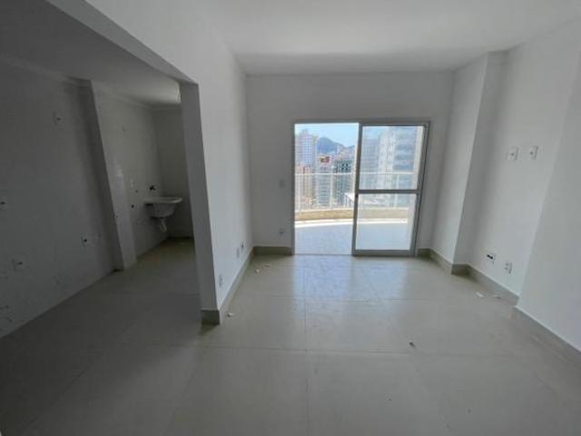 Apartamento na Guilhermina 150m do mar!