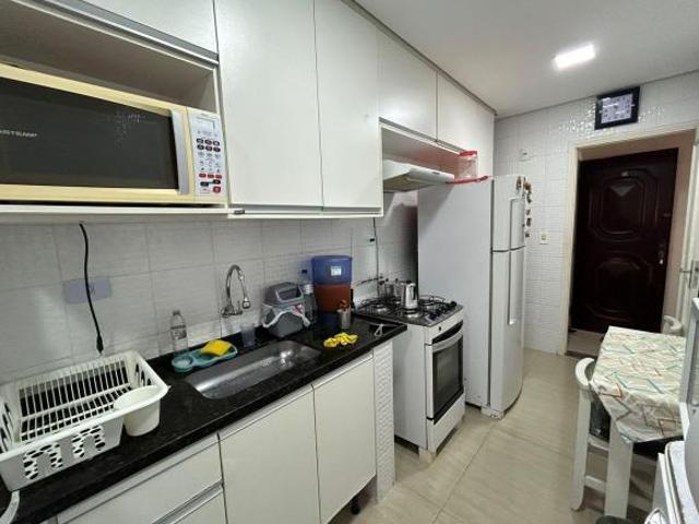APARTAMENTO NA GUILHERMINA TODO REFORMADO, 02 QUARTOS, FRENTE MAR!