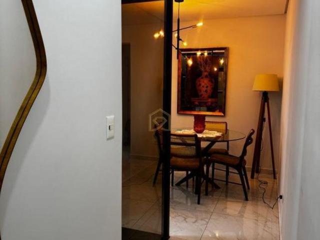 Apartamento na Guilhermina com 2 suítes!