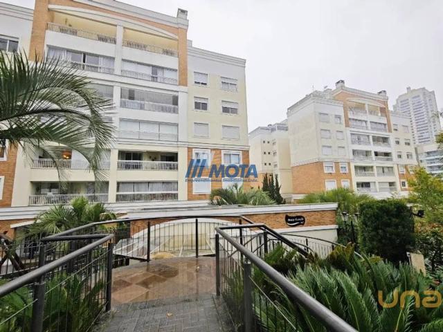 Apartamento na José Izidoro Biazetto Mossunguê Curitiba PR, aluguel por R$ 5.100