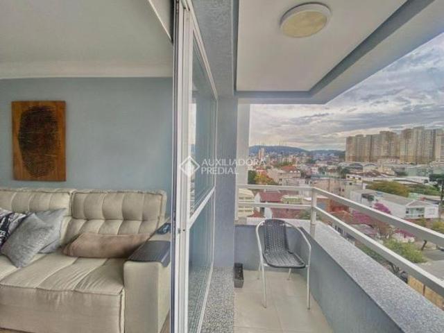 Apartamento na Luiz de camões com sacada e churrasqueira