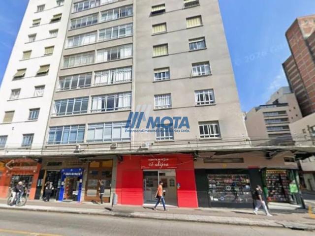 Apartamento na Marechal Floriano Peixoto Centro Curitiba PR, aluguel por R$ 1.900