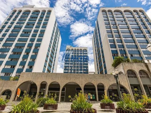 Apartamento na Mato Grosso Água Verde Curitiba PR, aluguel por R$ 2.000