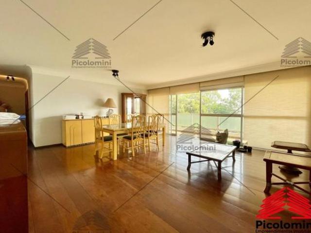 Apartamento na Mooca, vista livre 3 quartos sendo 2 suítes, varanda, sala espaçosa, cozinha, ilumina