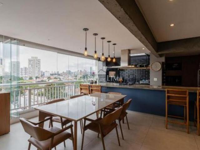Apartamento na Mooca, reformado, 104m², 3 dormitórios sendo 1 suíte, 2 vagas, varanda gourmet