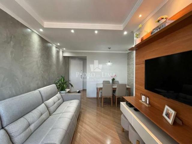 Apartamento na Penha andar alto com 2 quartos, sala com sacada envidraçada e 2 vagas de garagem
